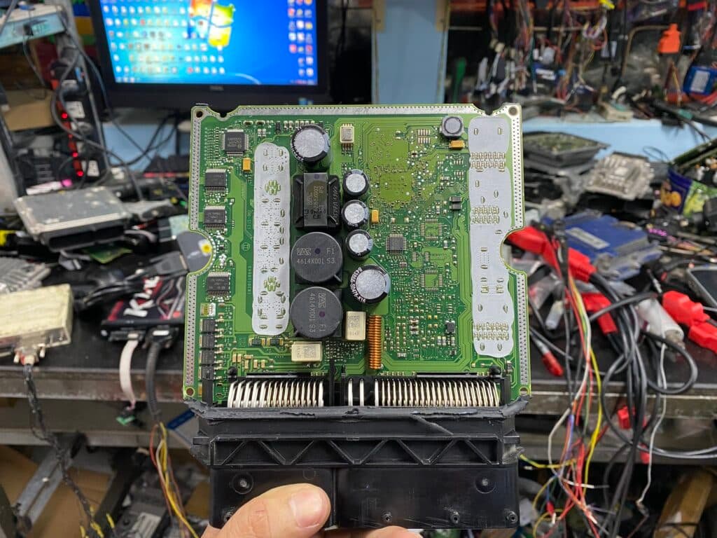 3 Sửa Hộp ECU KIA Sorento - VES Vietnam ECU Service
